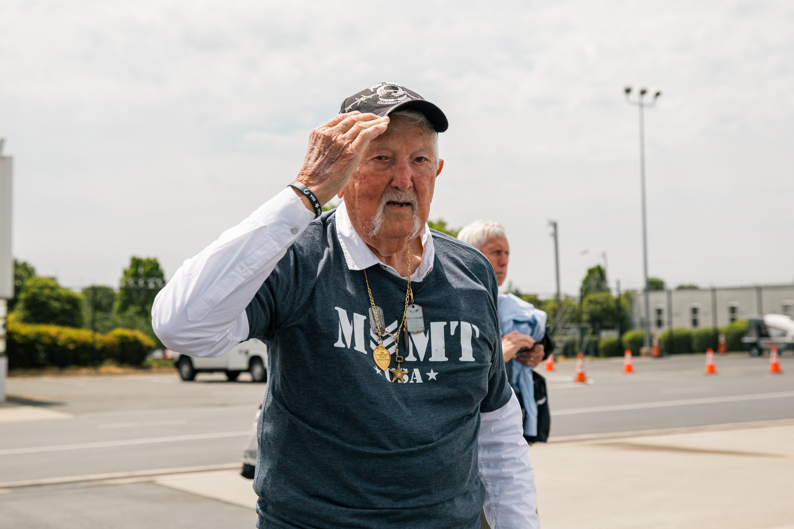 77 years later, a WWII vet and former POW makes a long-awaited trip to ...